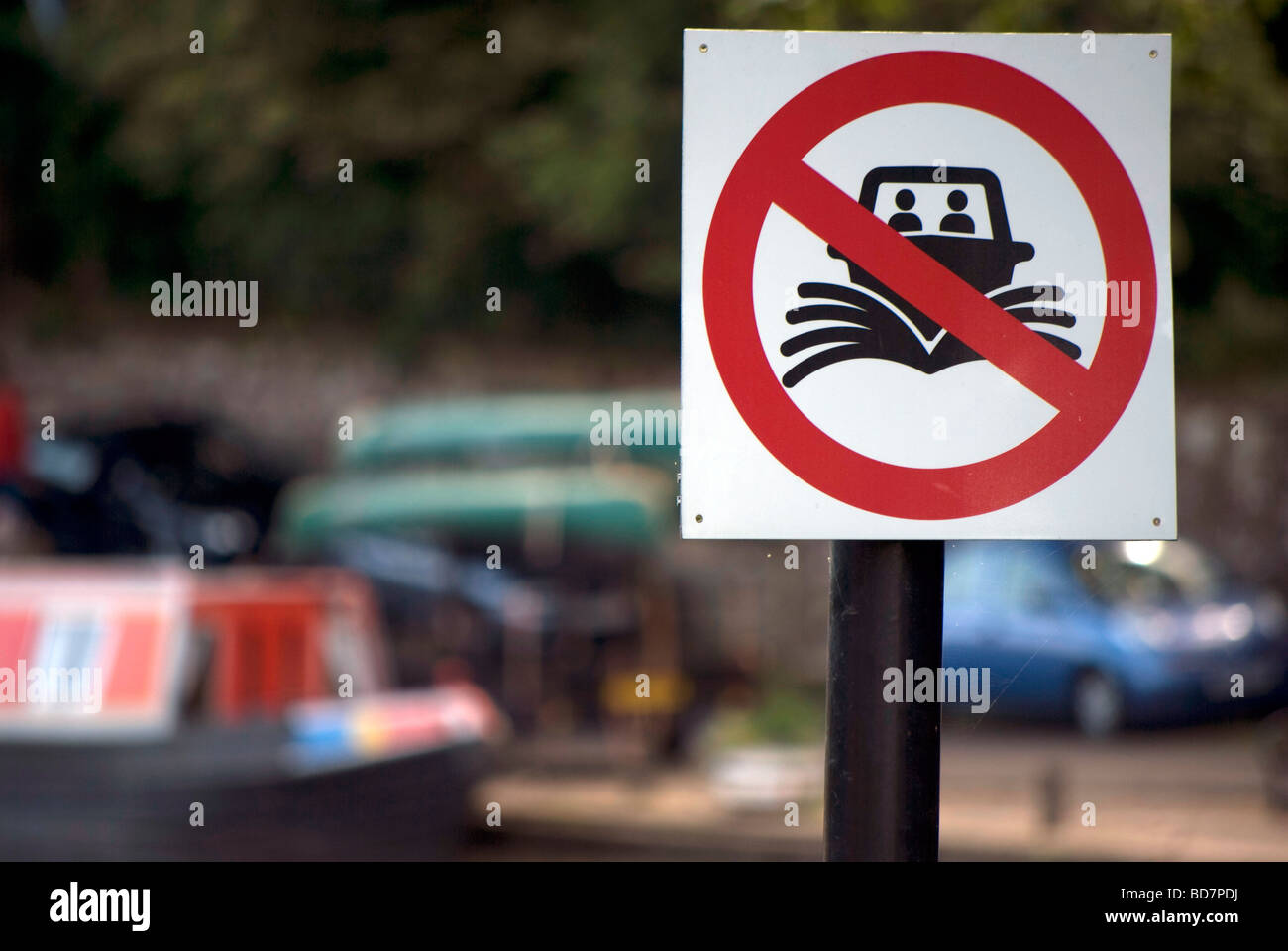 No Speeding sign on the Union Canal at Linlithgow, Scotland Stock Photo ...