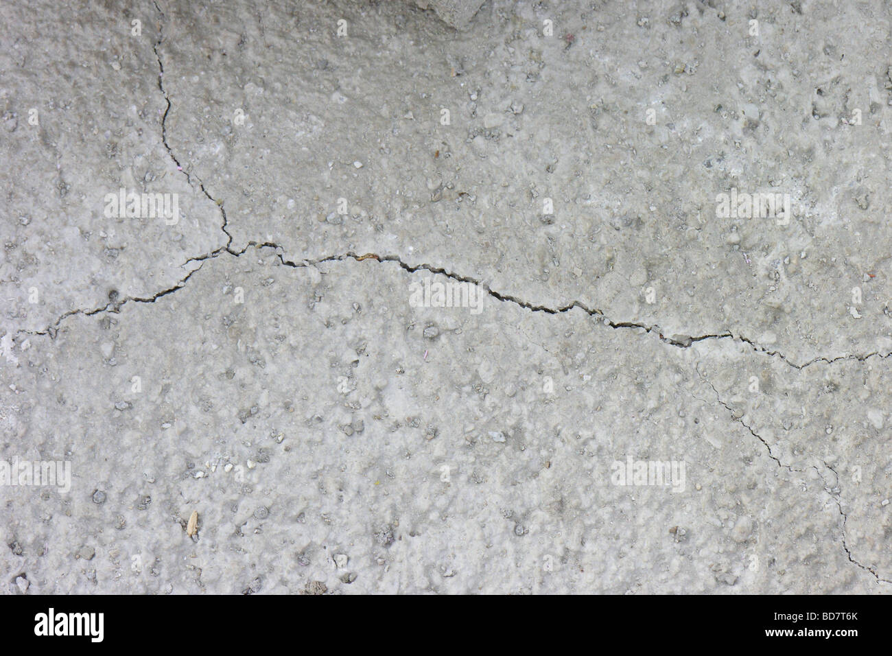 fissure in concrete Stock Photo - Alamy