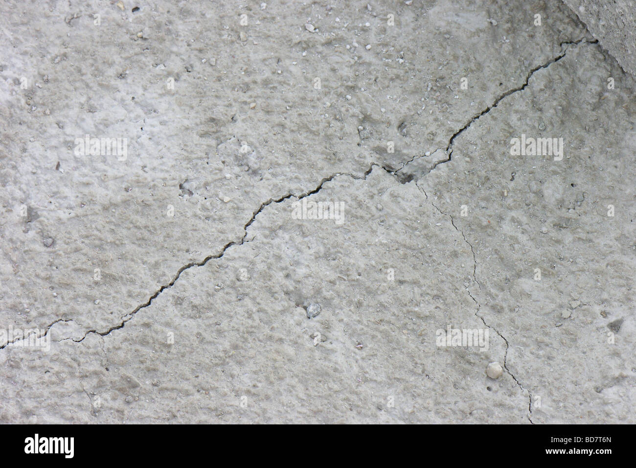 fissure in concrete Stock Photo - Alamy