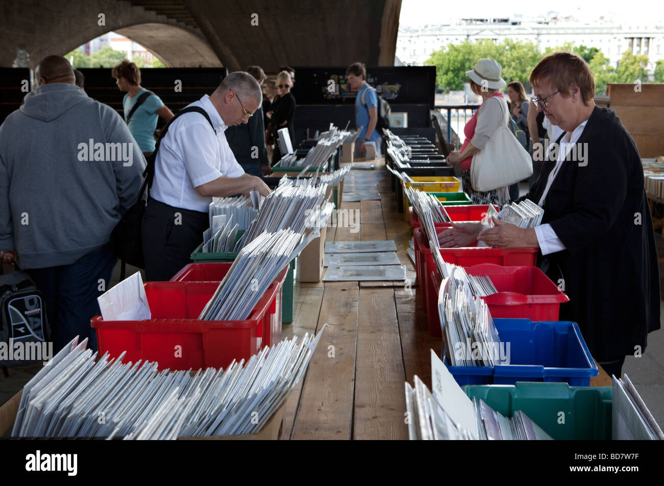 Record stalls hi-res stock photography and images - Alamy