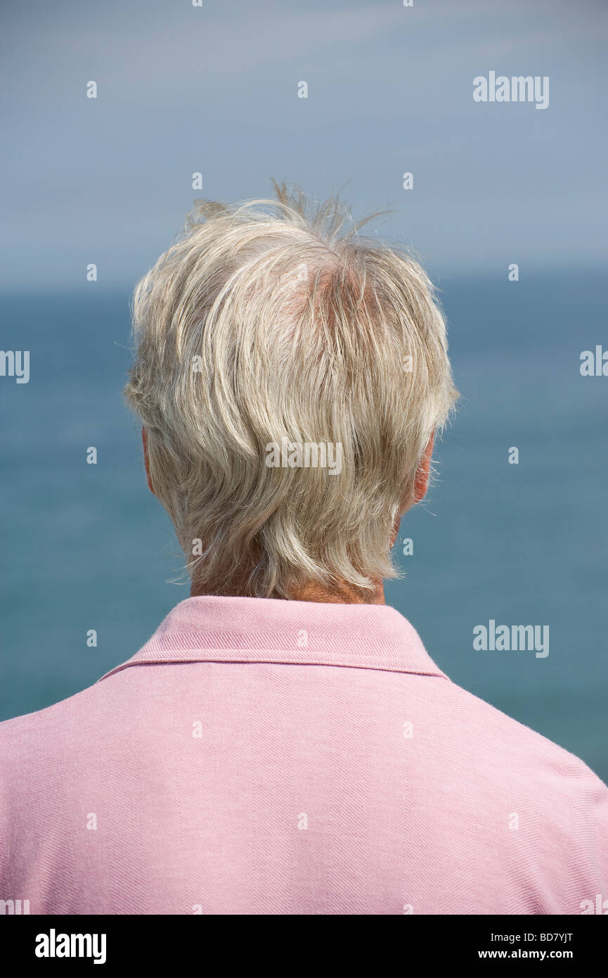 Back of old mans head hi-res stock photography and images - Alamy