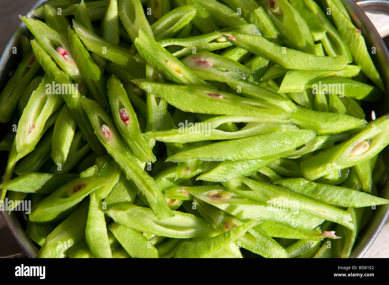 Scarlet emperor runner beans hi-res stock photography and images - Alamy