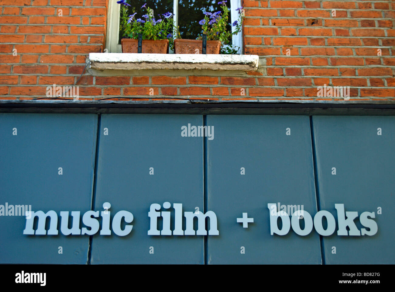 Film hoarding hi-res stock photography and images - Alamy