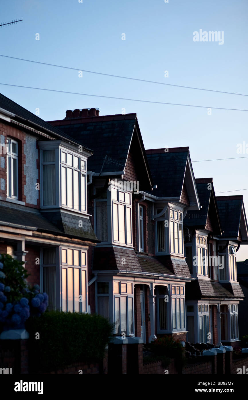 Row houses uk hi-res stock photography and images - Alamy