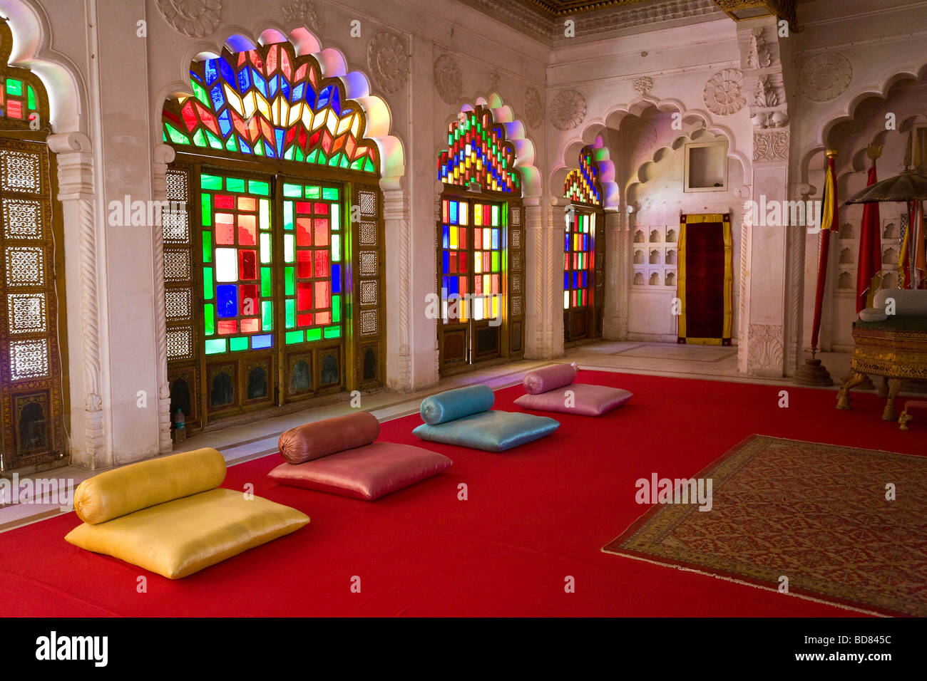 Gaudy hi-res stock photography and images - Alamy