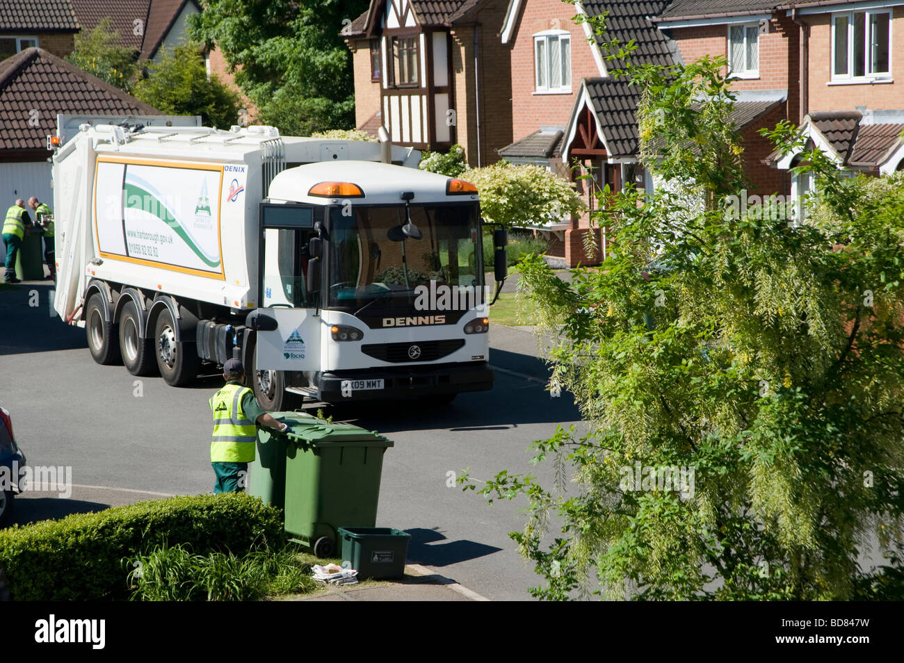 Council lorry collecting domestic waste hi-res stock photography and ...