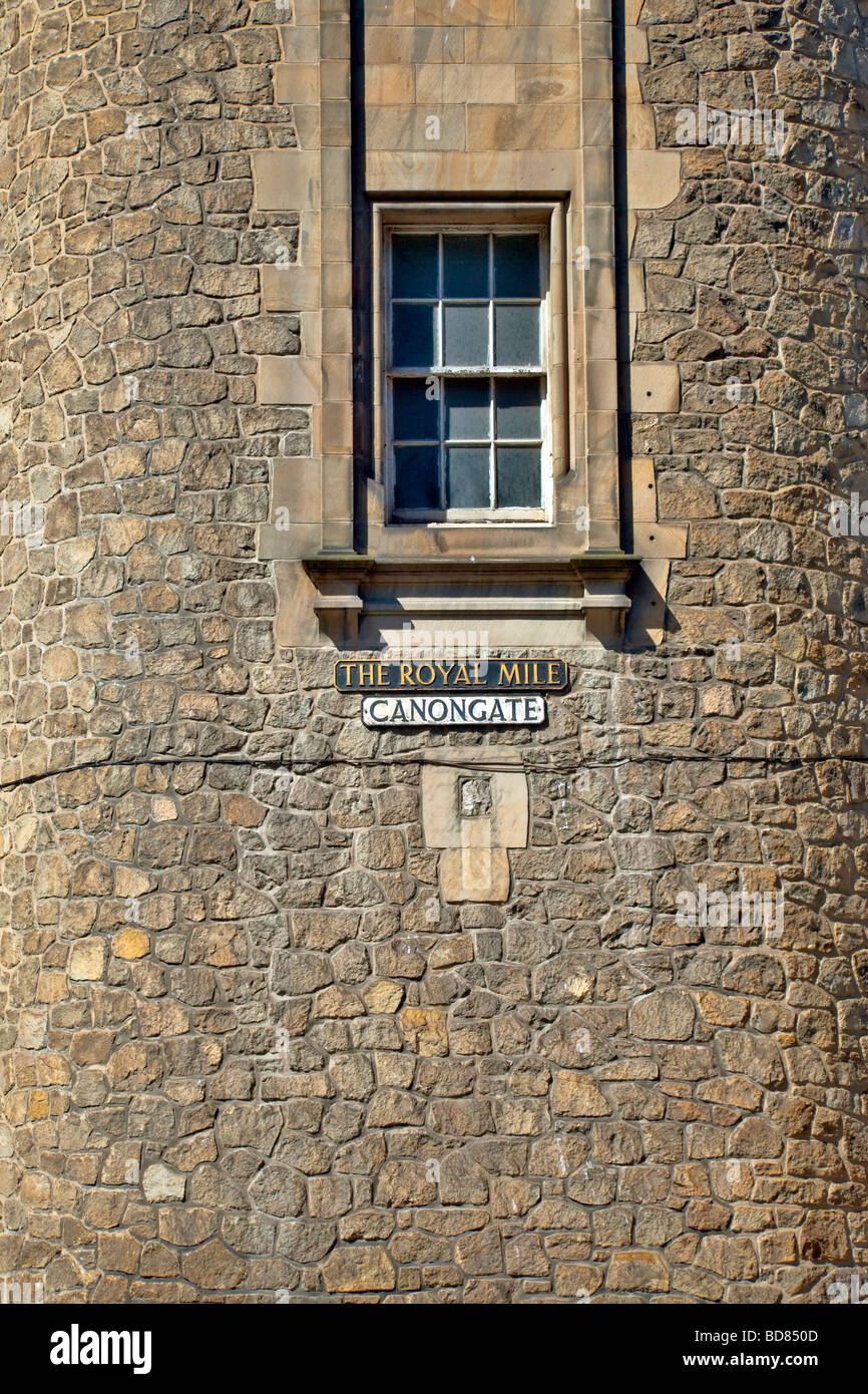 Canongate wall hi-res stock photography and images - Alamy