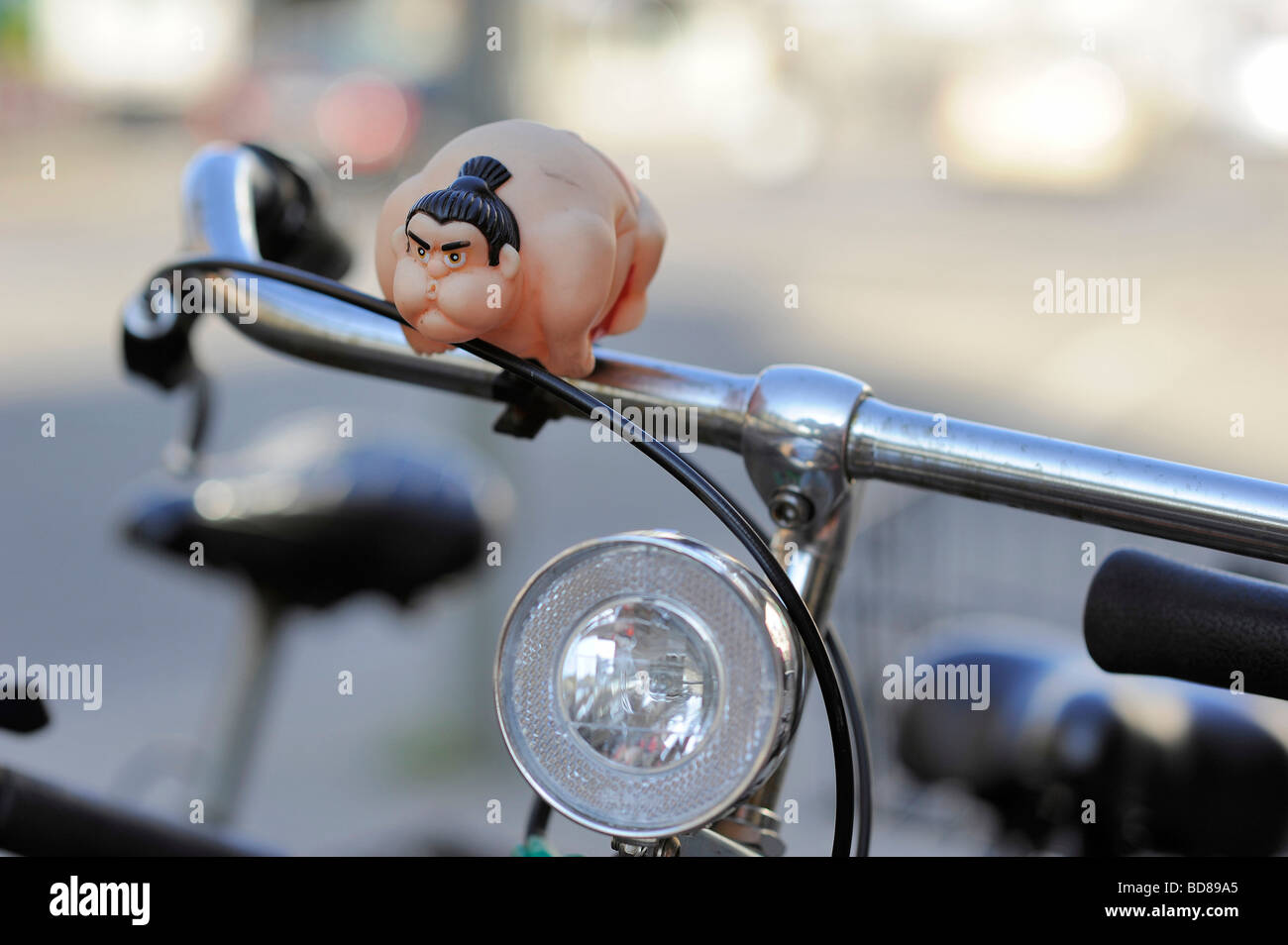 Sumo wrestler cartoon hi-res stock photography and images - Alamy