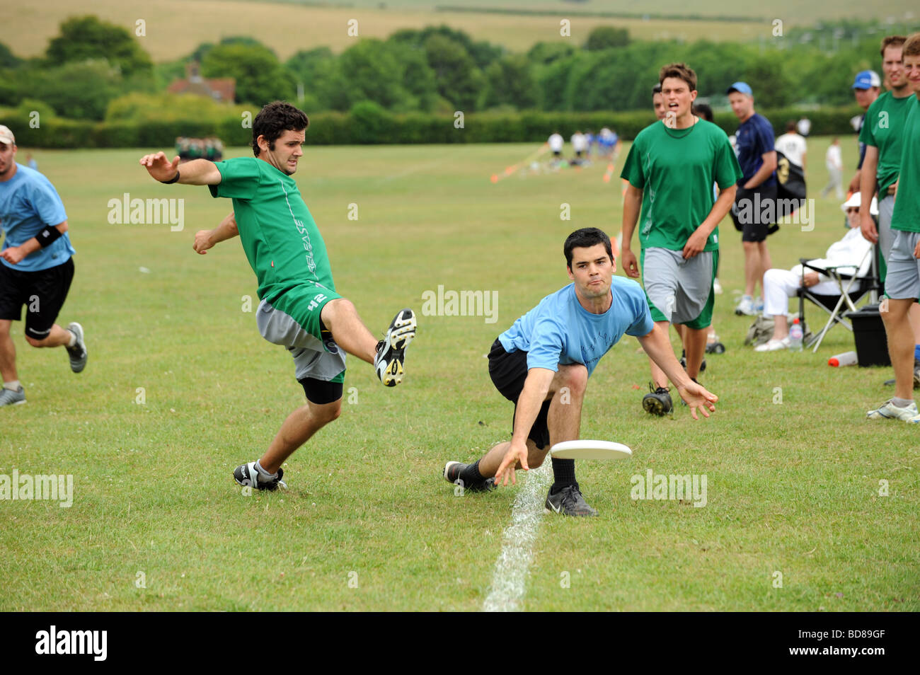 Teams taking part in the Frisbee world championships held in Brighton ...