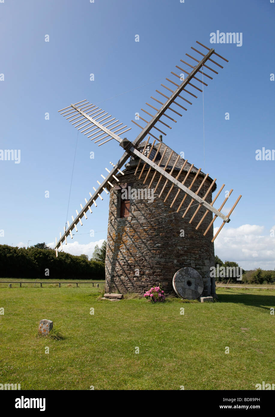 Mill grinding stone windmill hi-res stock photography and images - Alamy