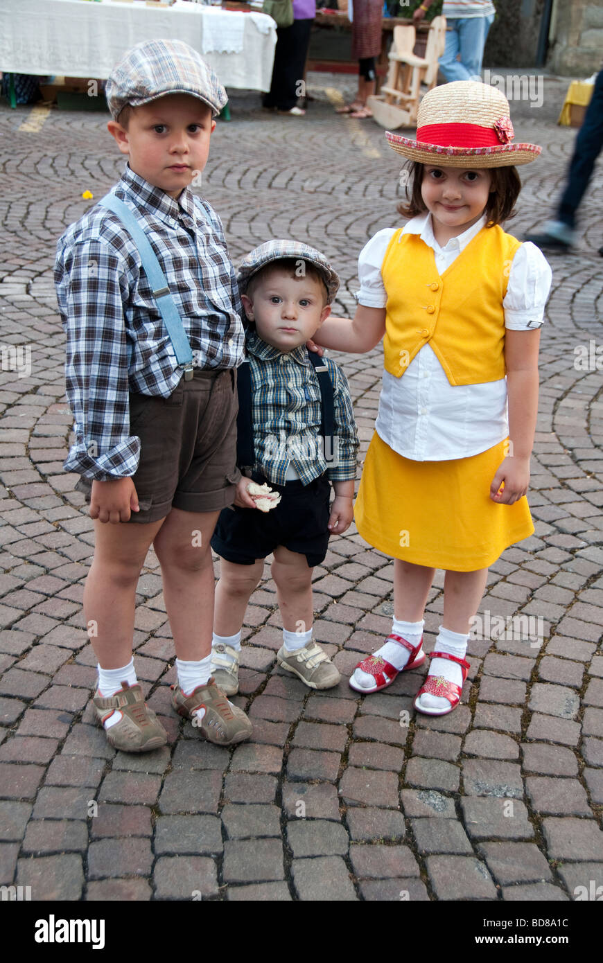 Italian children dressed in vintage hi-res stock photography and images ...