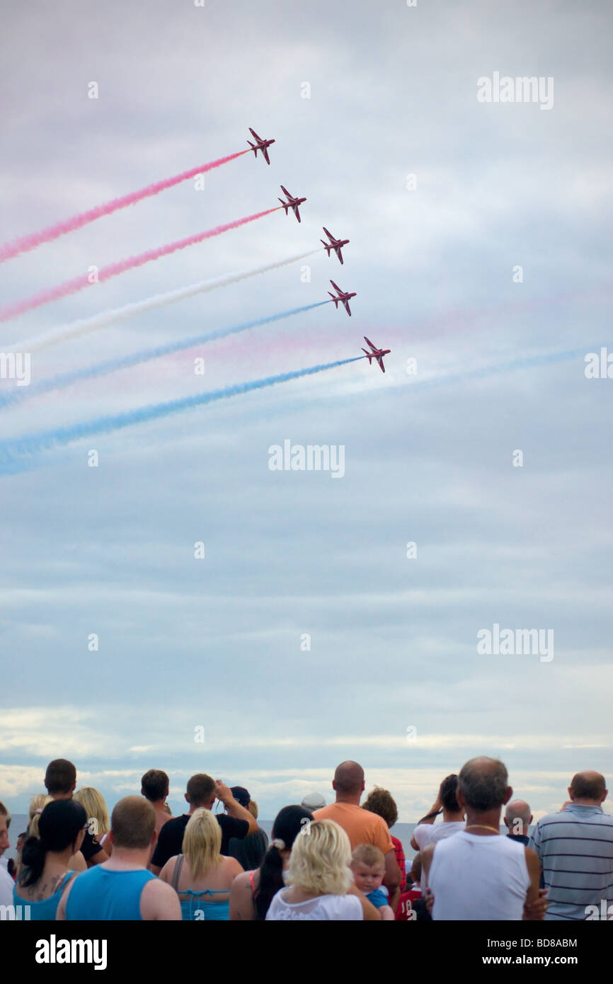 Crowds watching the red arrow display Blackpool Stock Photo - Alamy