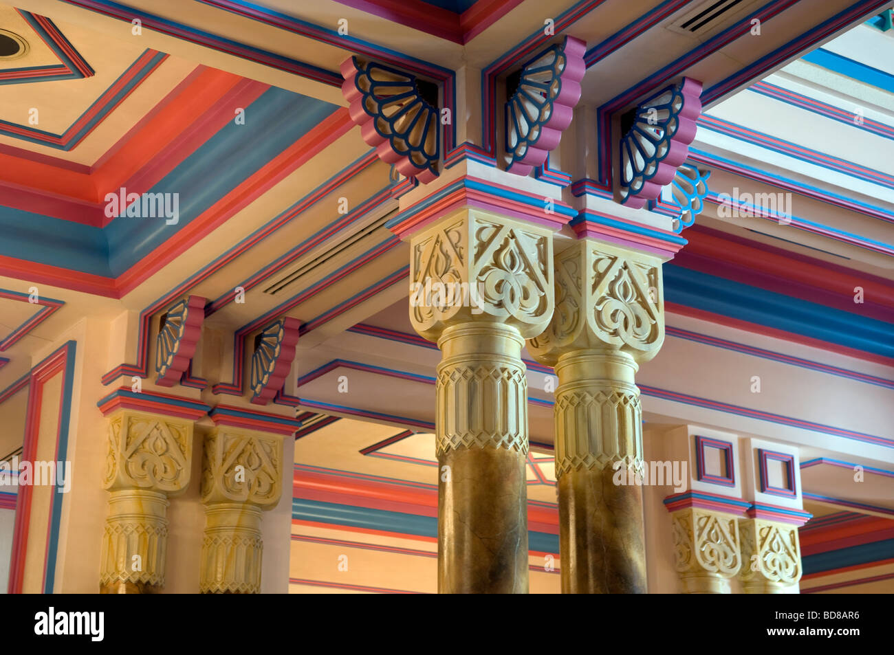 Painted columns hi-res stock photography and images - Alamy