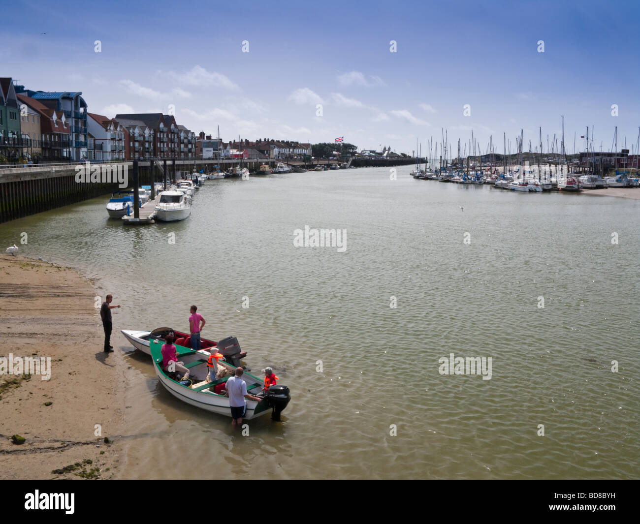 Embarking boats hi-res stock photography and images - Alamy