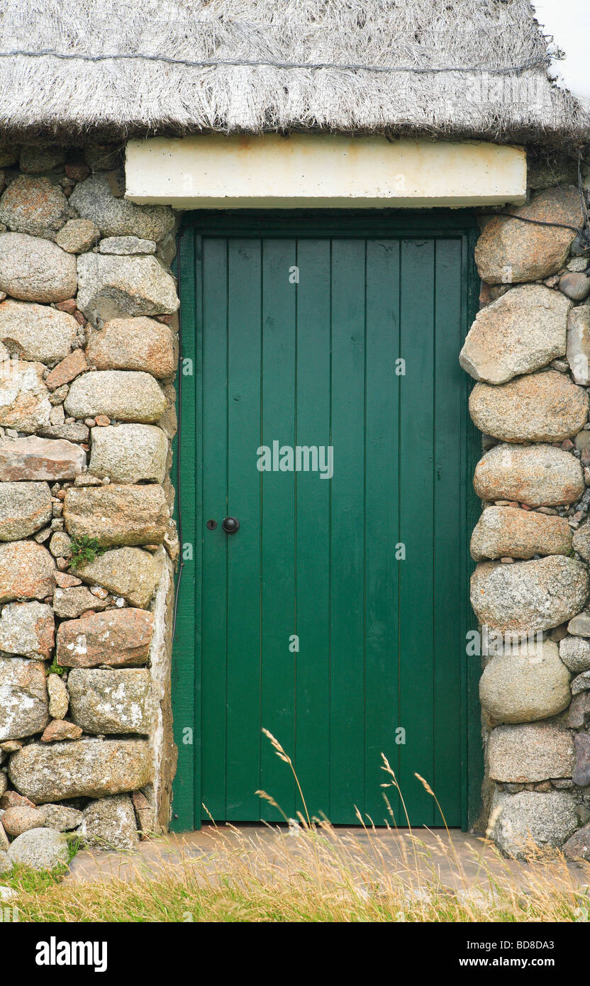 Green on stone wall hi-res stock photography and images - Alamy