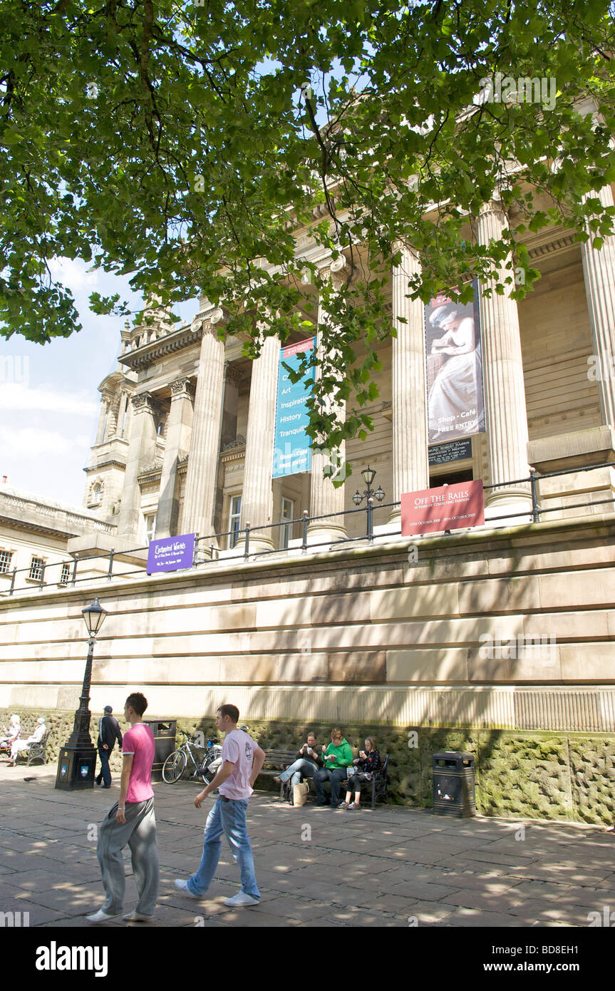 Harris museum and art gallery hi-res stock photography and images - Alamy