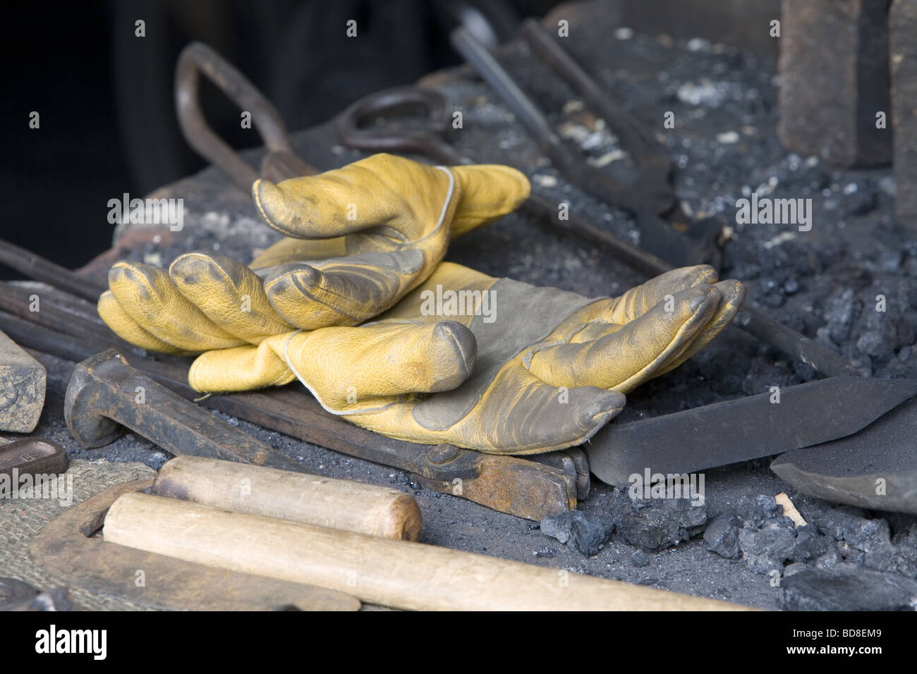 Heat resistant gloves hi-res stock photography and images - Alamy