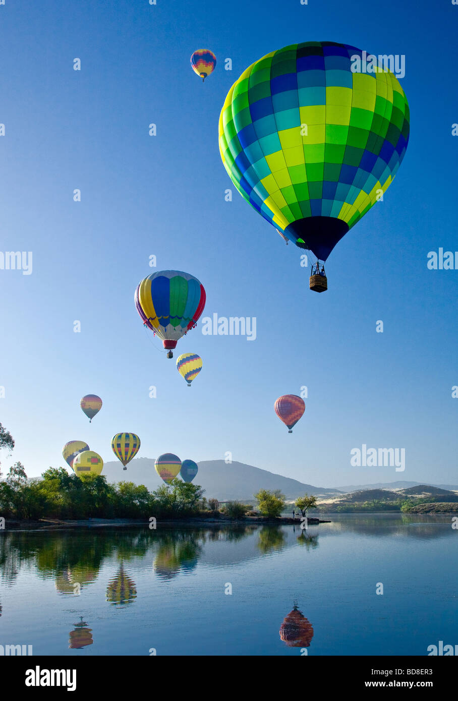 Hot air balloons over Lake Skinner Stock Photo - Alamy