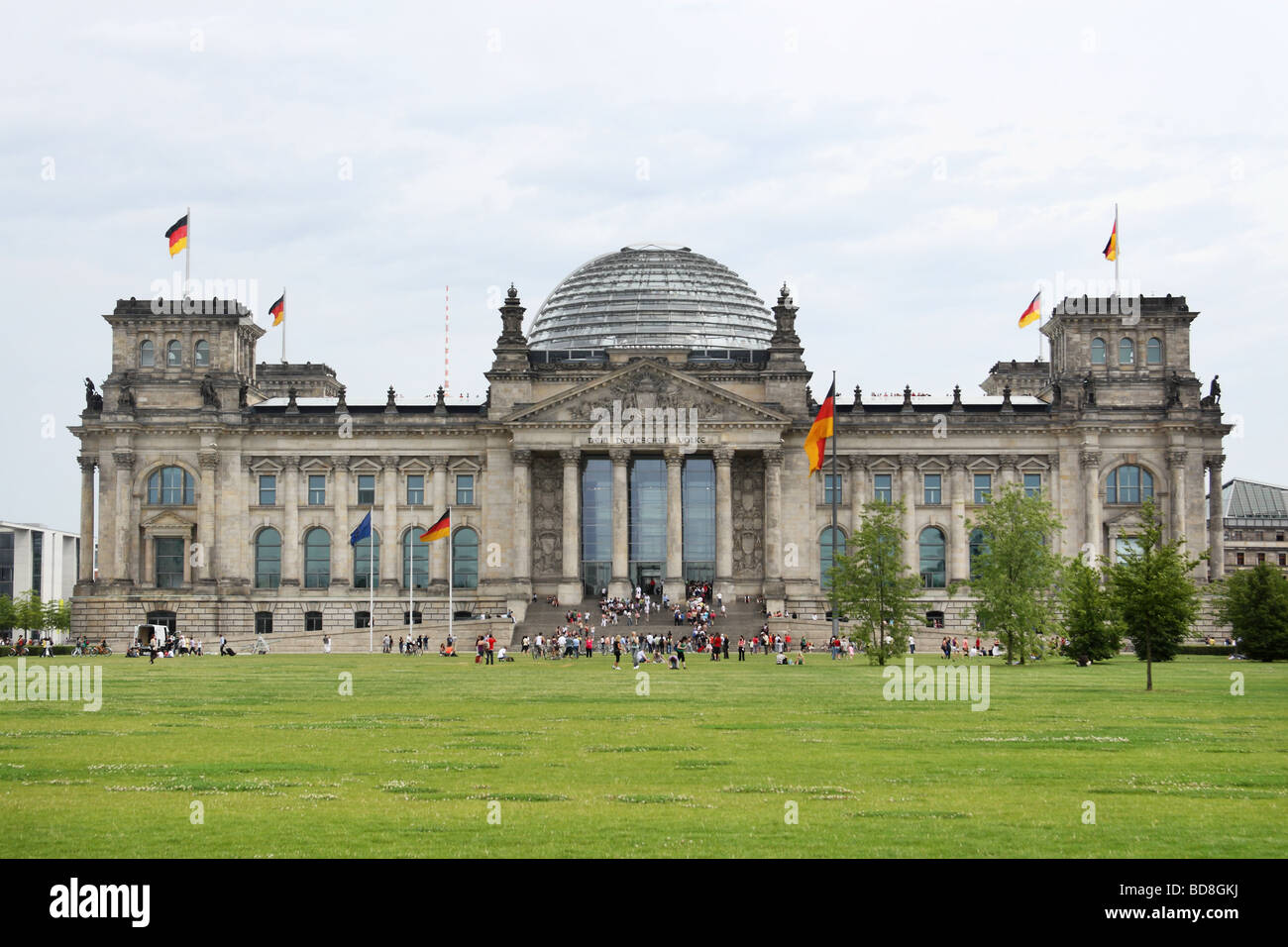 Bundestag berlin hi-res stock photography and images - Alamy
