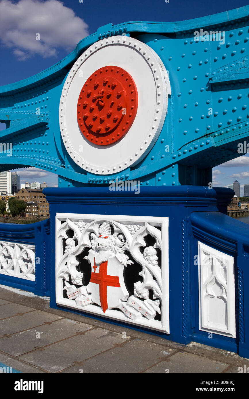 Crest on Tower Bridge London Stock Photo - Alamy