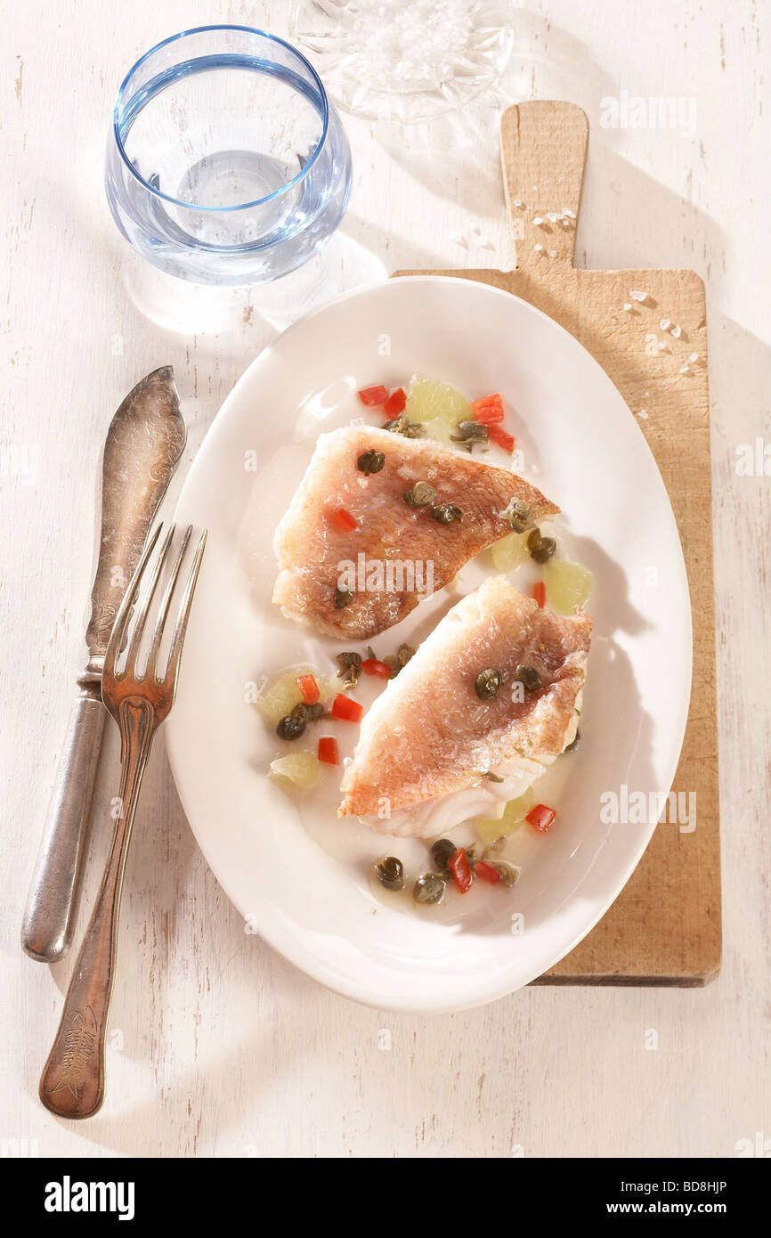 Dwarf sunfish hi-res stock photography and images - Alamy