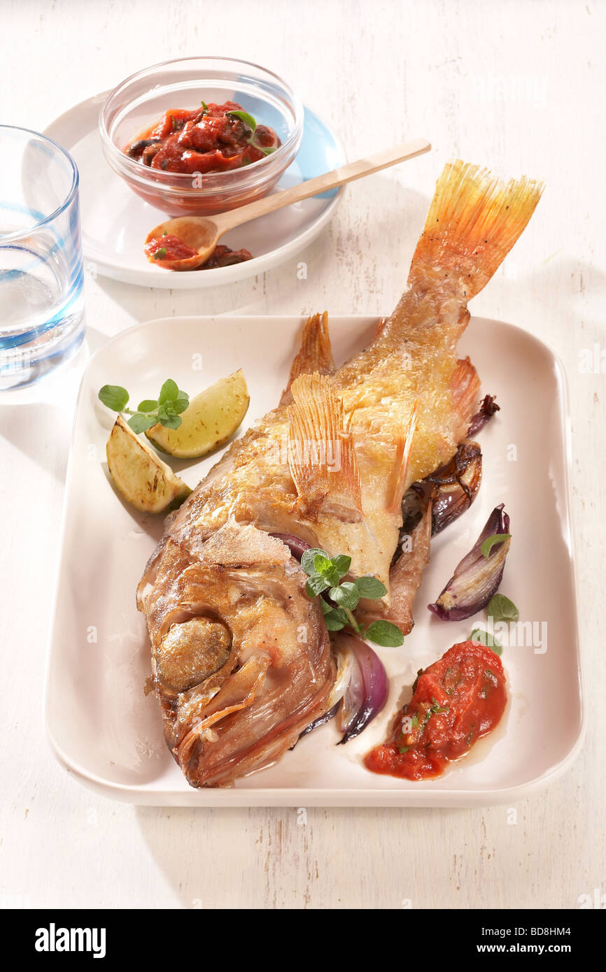 Dwarf sunfish hi-res stock photography and images - Alamy