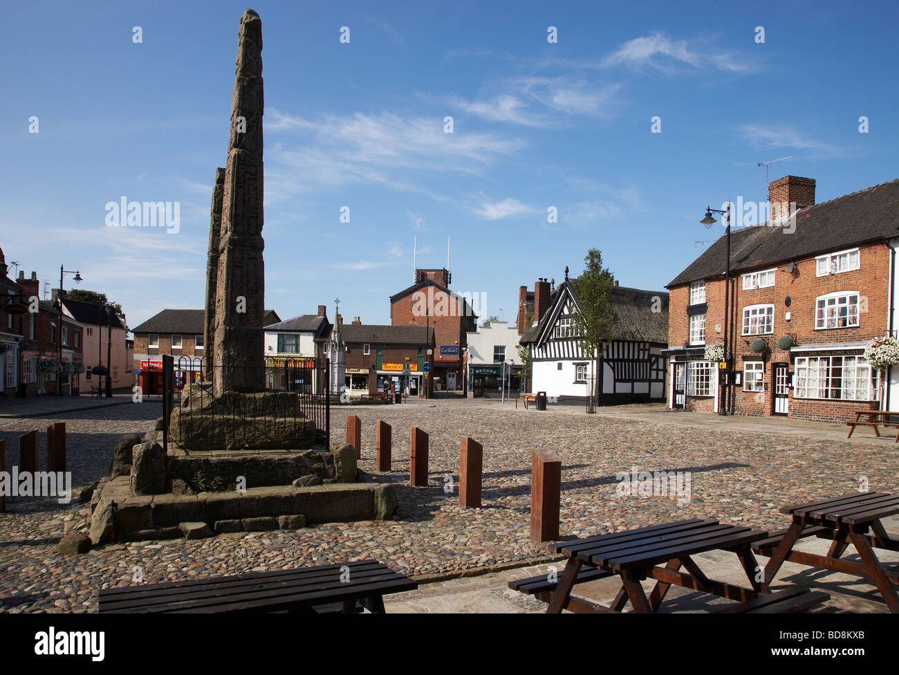 Sandbach crosses hi-res stock photography and images - Alamy