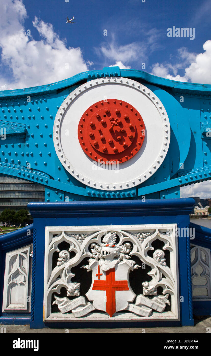 Crest of bridge hi-res stock photography and images - Alamy