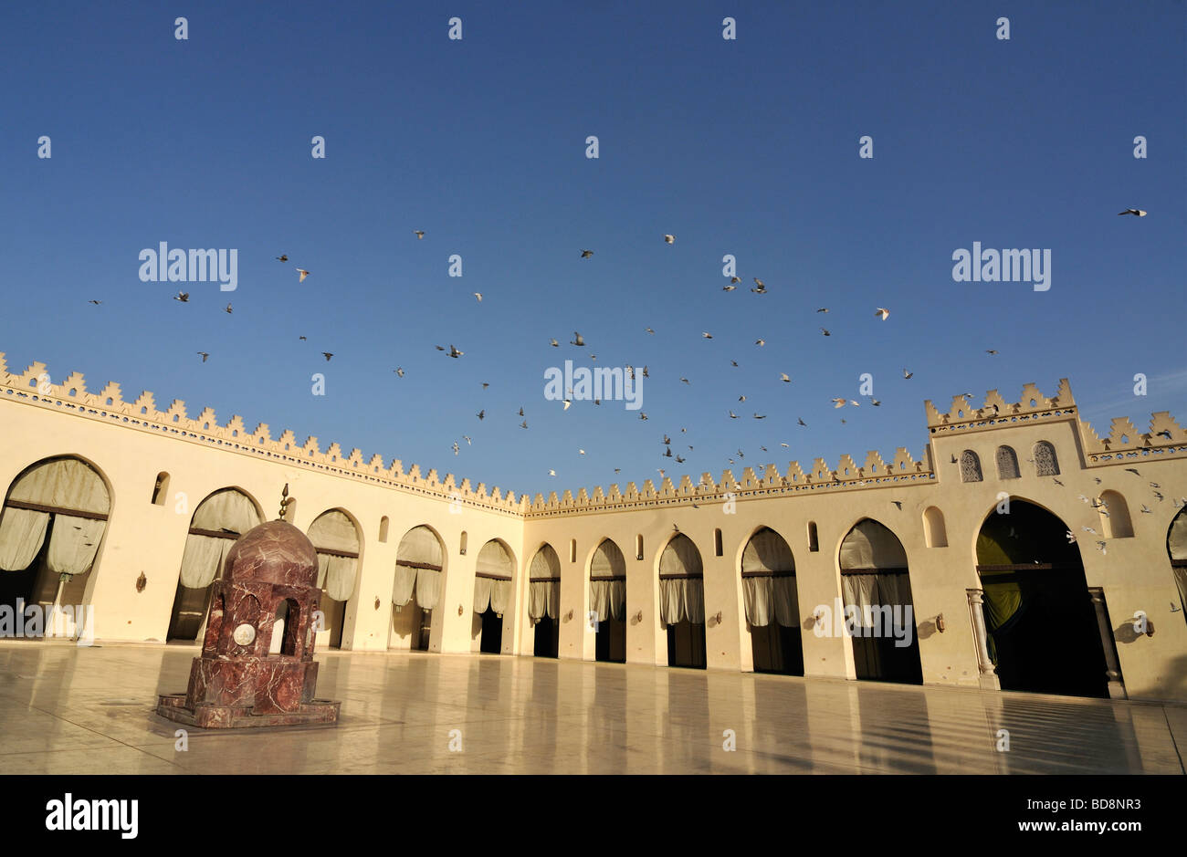 Courtyard of Al Hakim Mosque Islamic Cairo Egypt Stock Photo - Alamy