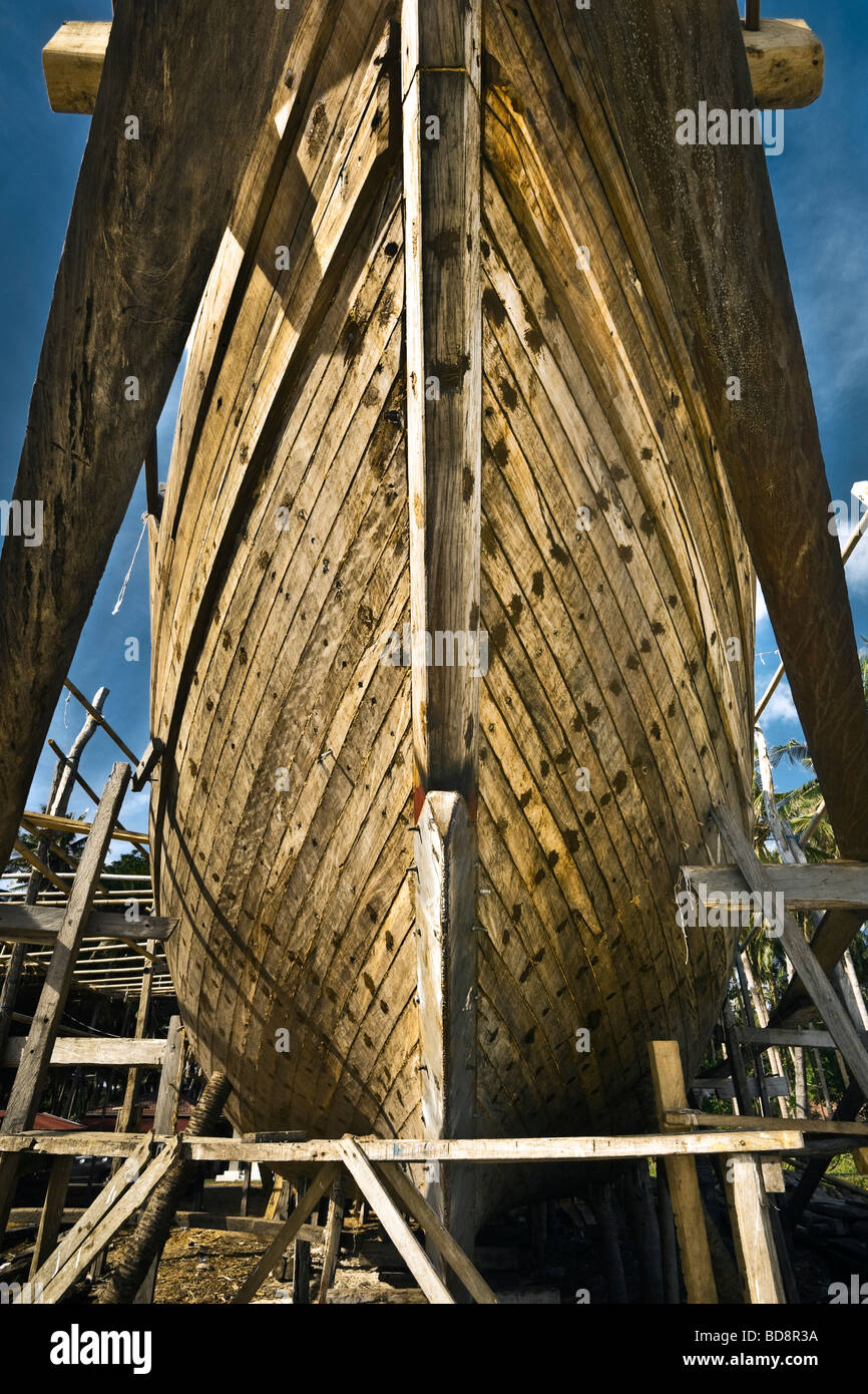 Traditional boat building sulawesi hi-res stock photography and images ...