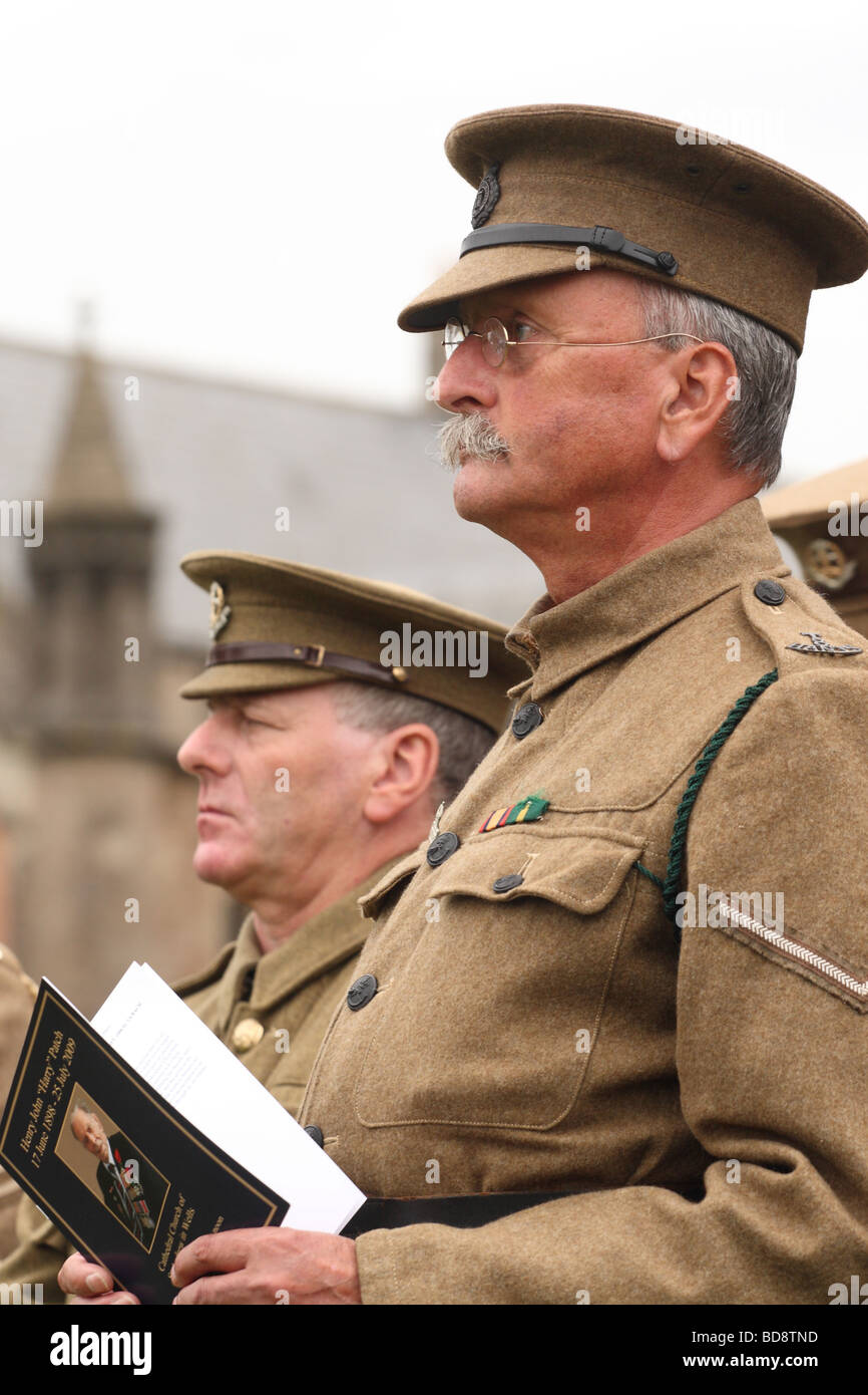 Funeral service of Harry Patch World War 1 veteran included members of ...