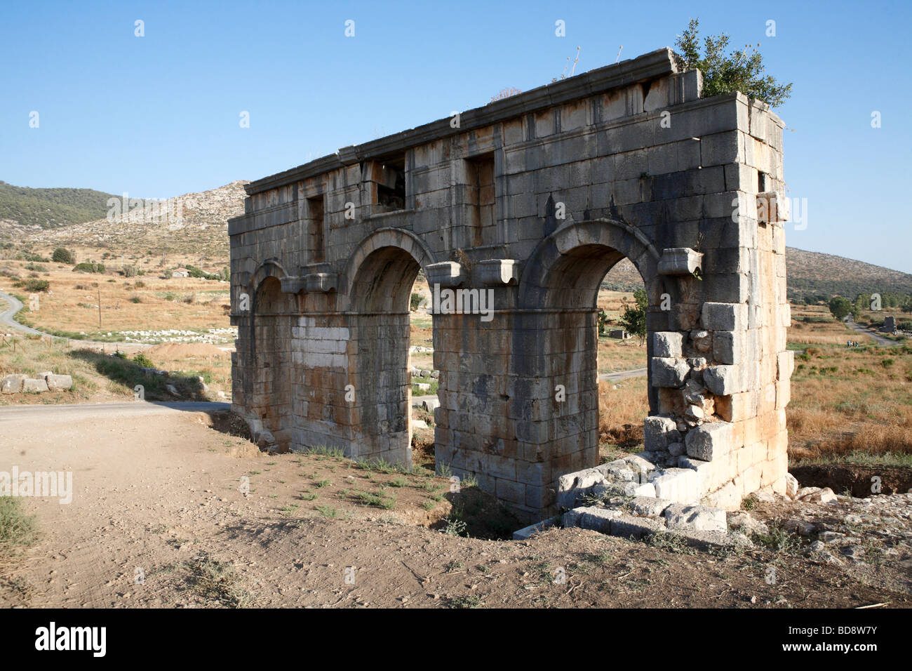 The ancient roman archway in patara southern turkey Stock Photo - Alamy