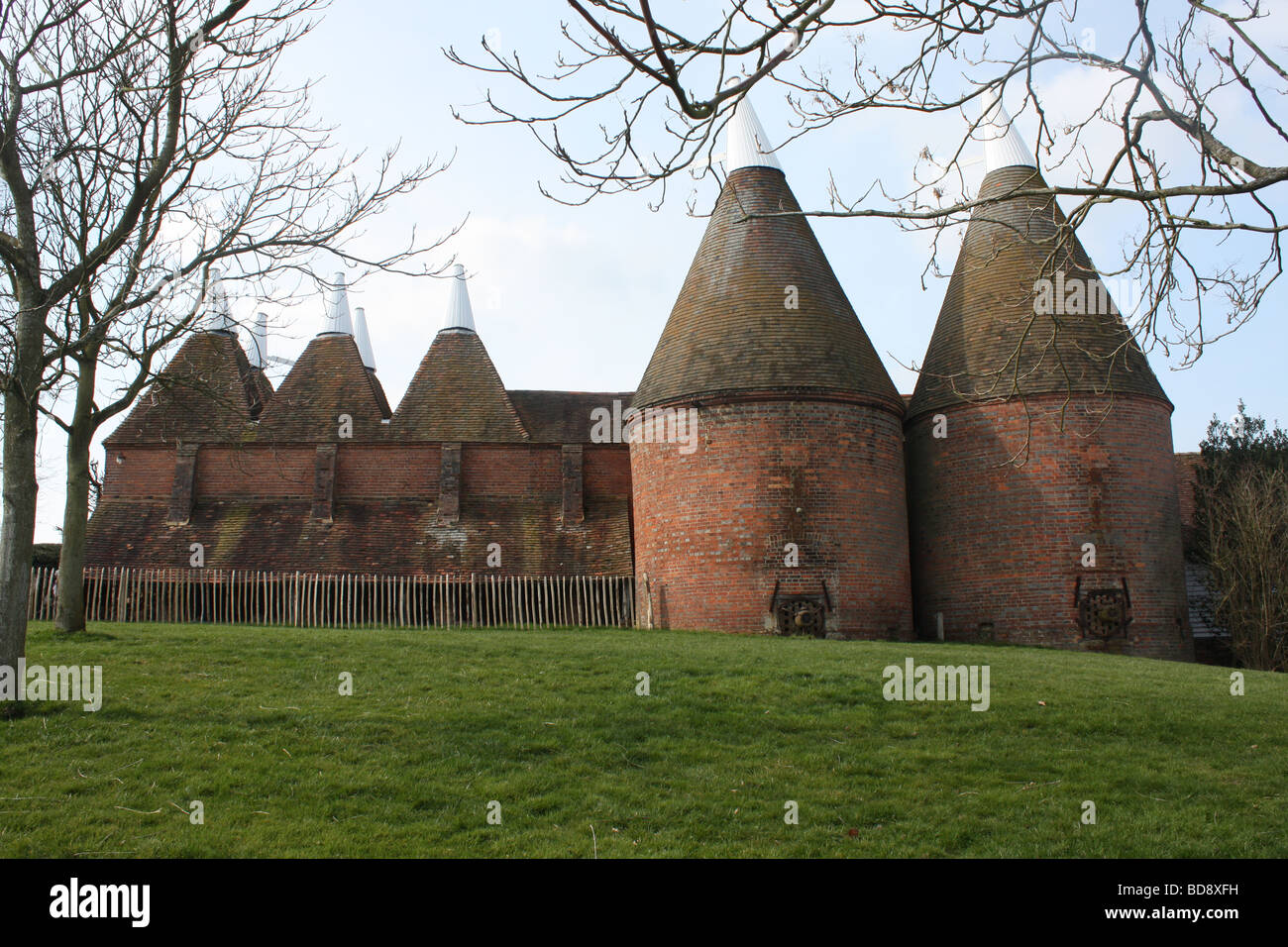 Oast House Kent High Resolution Stock Photography and Images - Alamy
