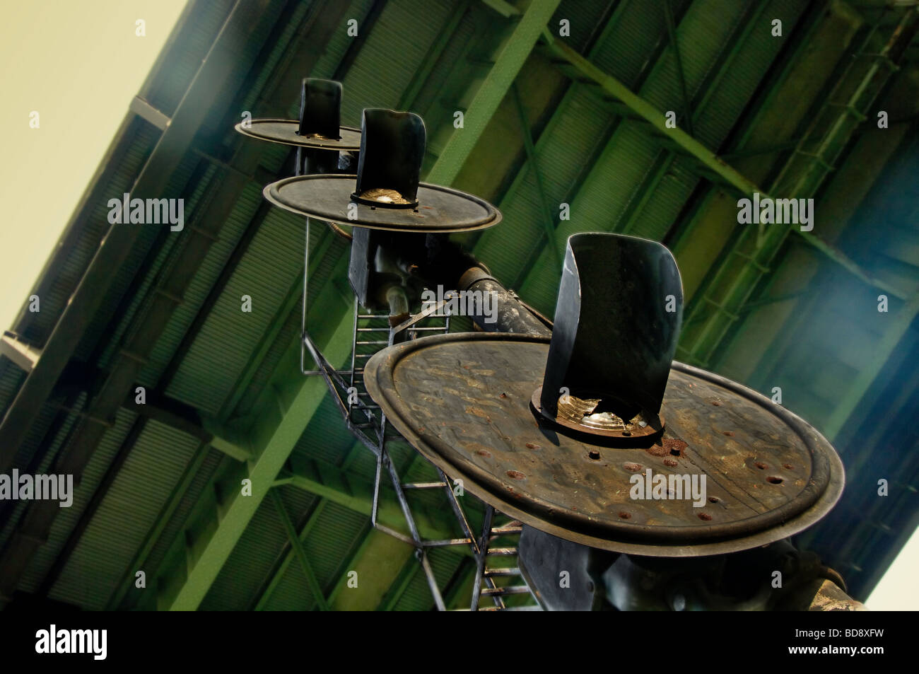 Old railway signal hi-res stock photography and images - Alamy