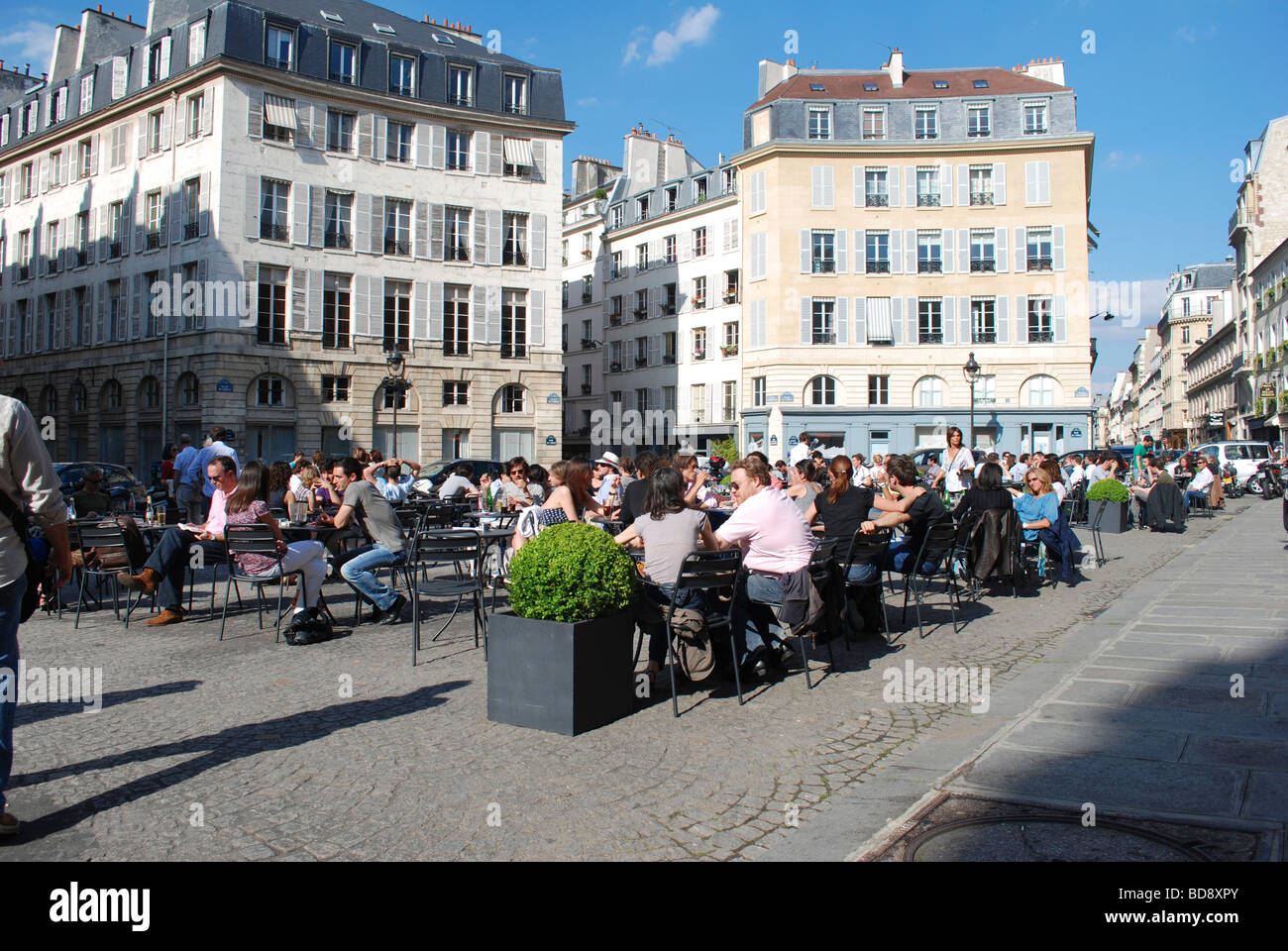 Latin quarter paris cafe hi-res stock photography and images - Alamy