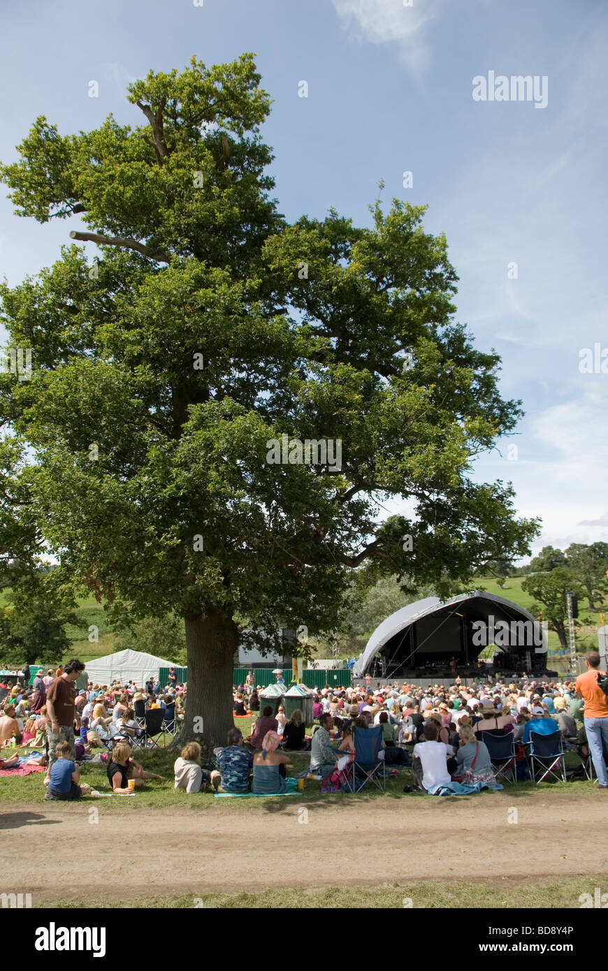 Big chill festival crowd hi-res stock photography and images - Alamy