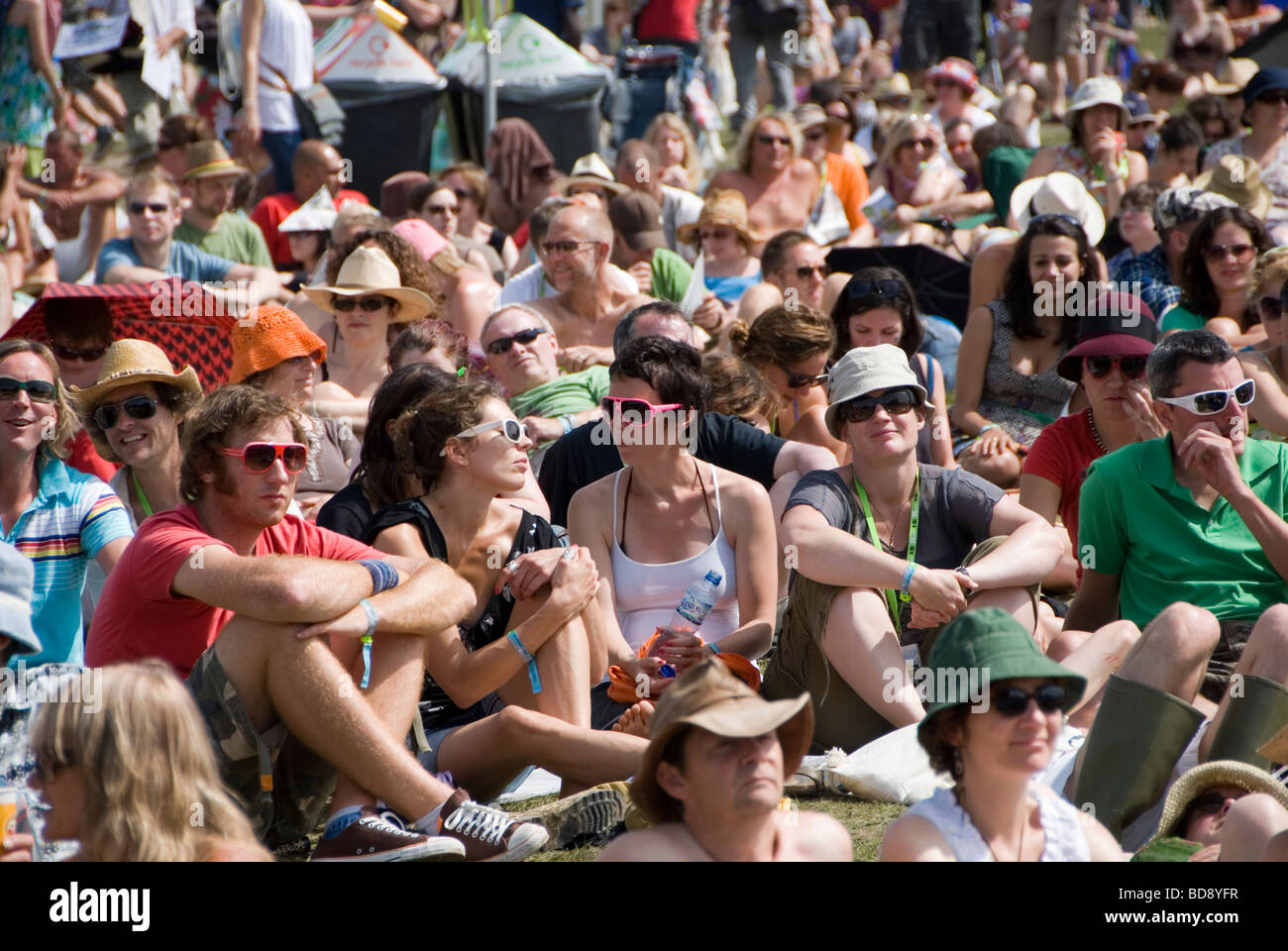 Big crowd concert hi-res stock photography and images - Alamy