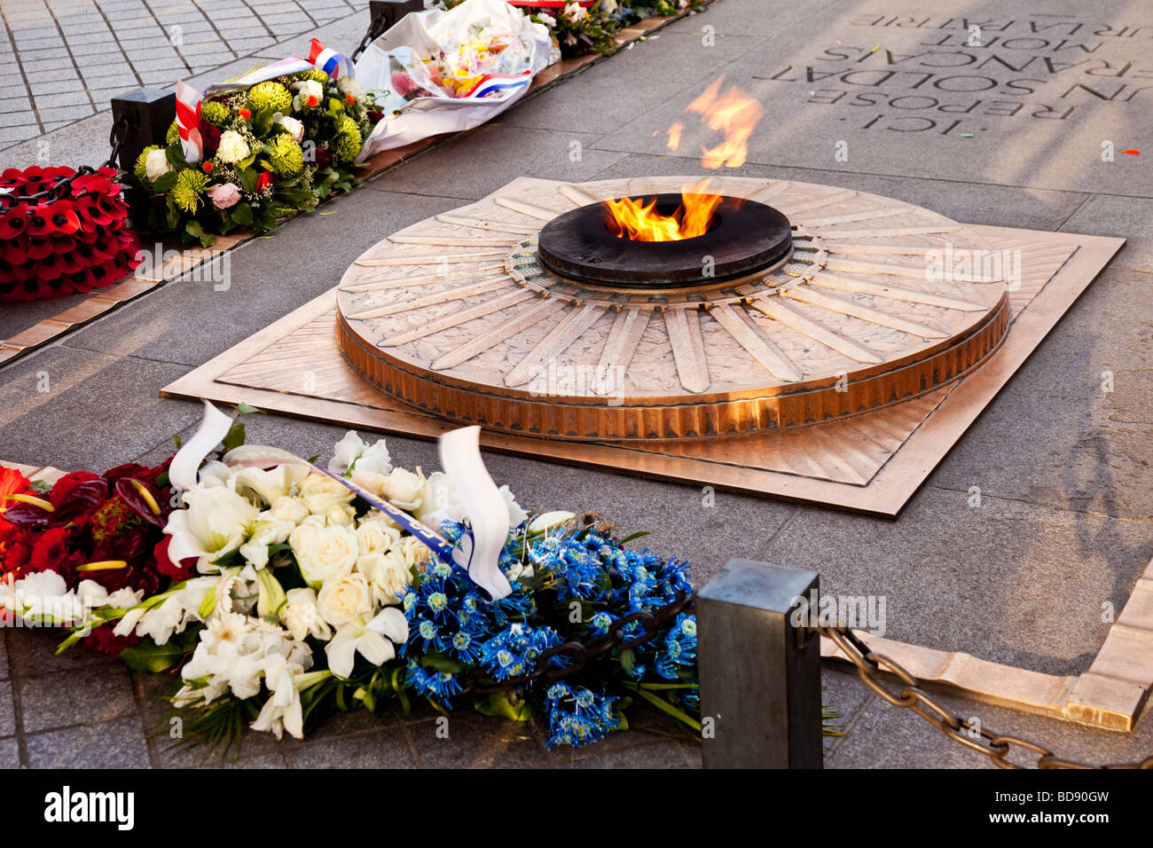 Tomb and memorial for the French Unknown Soldier, Paris France Stock ...