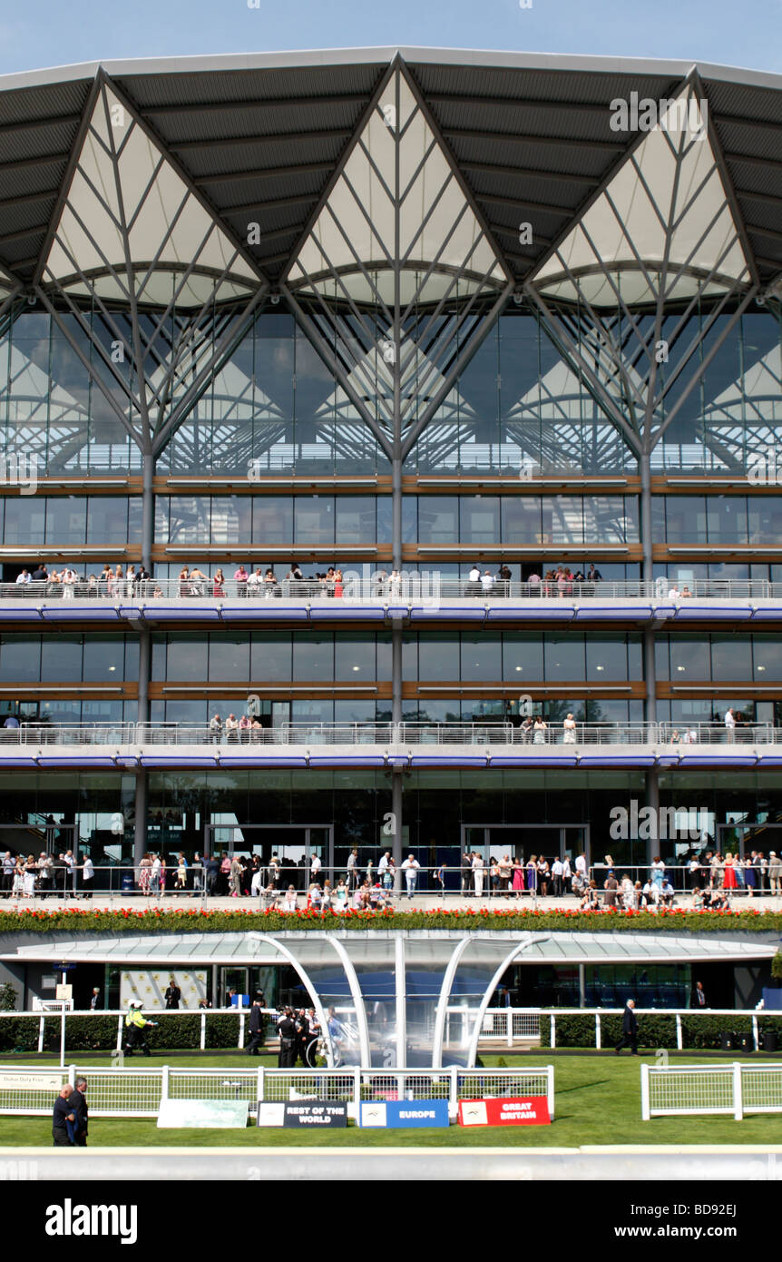 Detail of the parade ring hi-res stock photography and images - Alamy