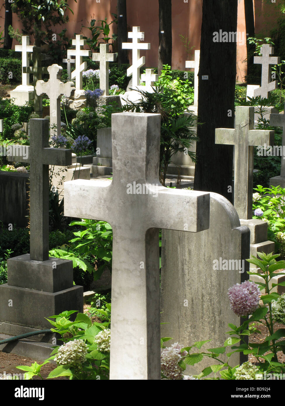 The protestant cemetery near piramide hi-res stock photography and ...