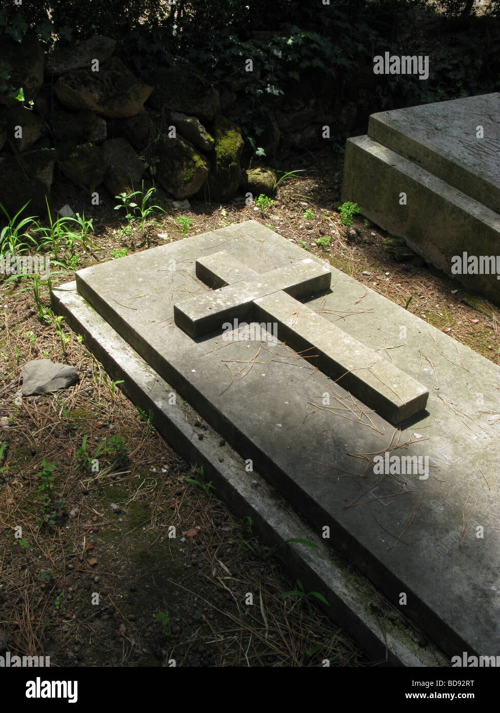old cross gravestone in protestant cemetery near piramide, rome Stock ...