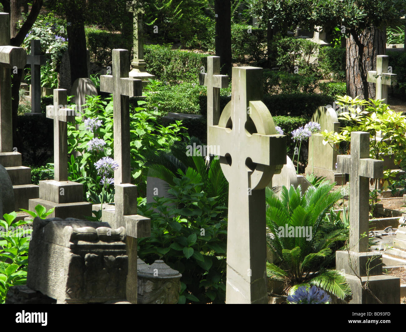 old cross gravestones in protestant cemetery near piramide, rome Stock ...
