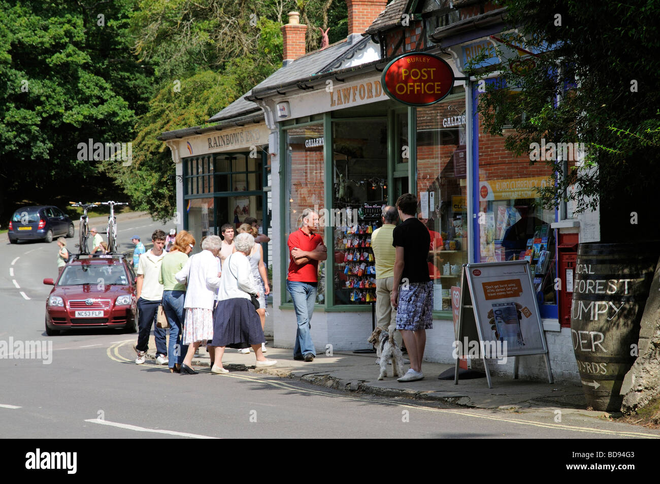 Burley village hampshire england uk hi-res stock photography and images ...