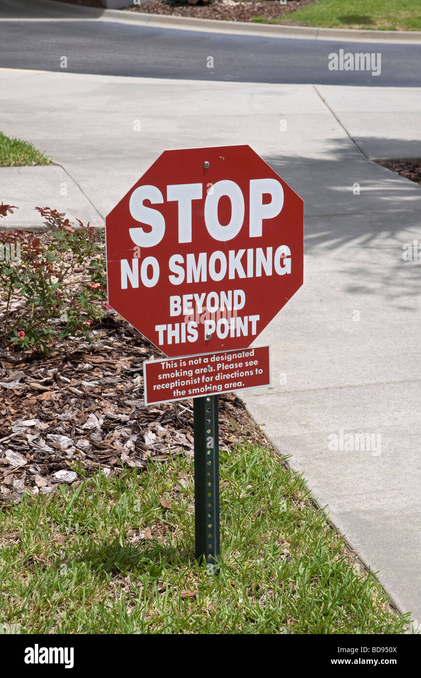 No smoking sign hospital hi-res stock photography and images - Alamy