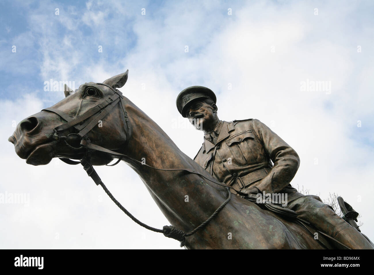 Edinburgh Castle: horse & rider statue Stock Photo - Alamy