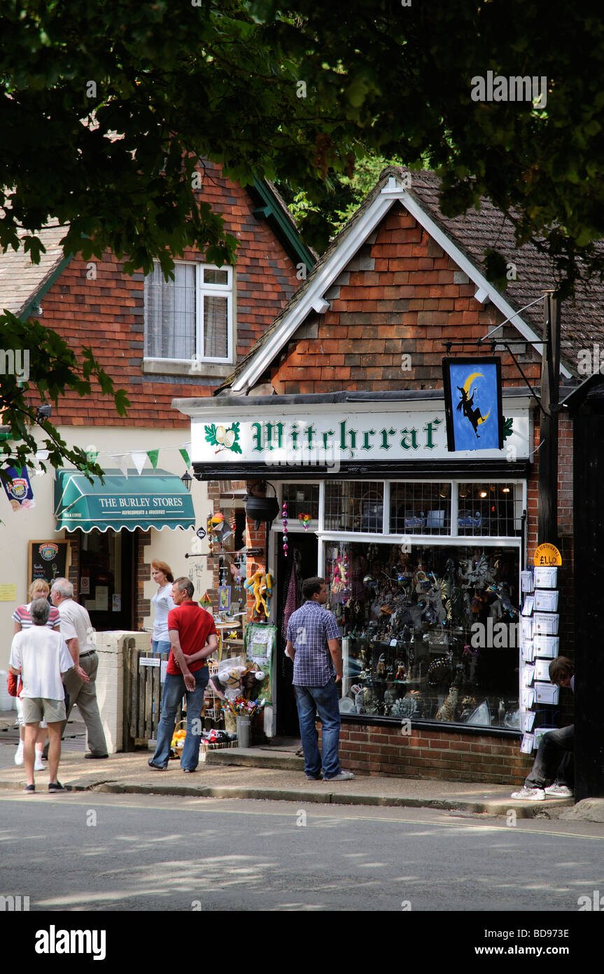 Burley village centre tourist shopping and eating centre New Forest ...