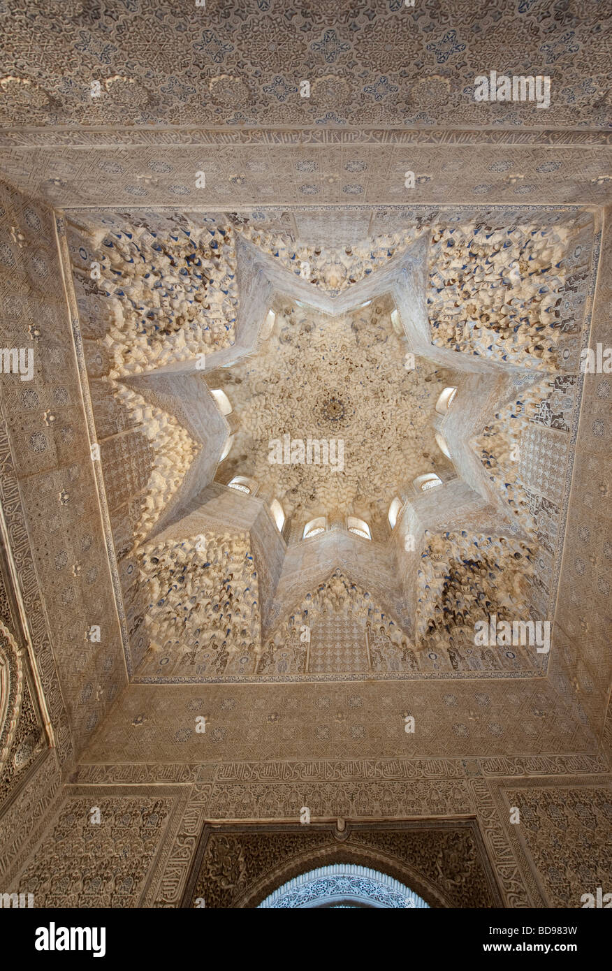 Ceiling alhambra palace spain hi-res stock photography and images - Alamy