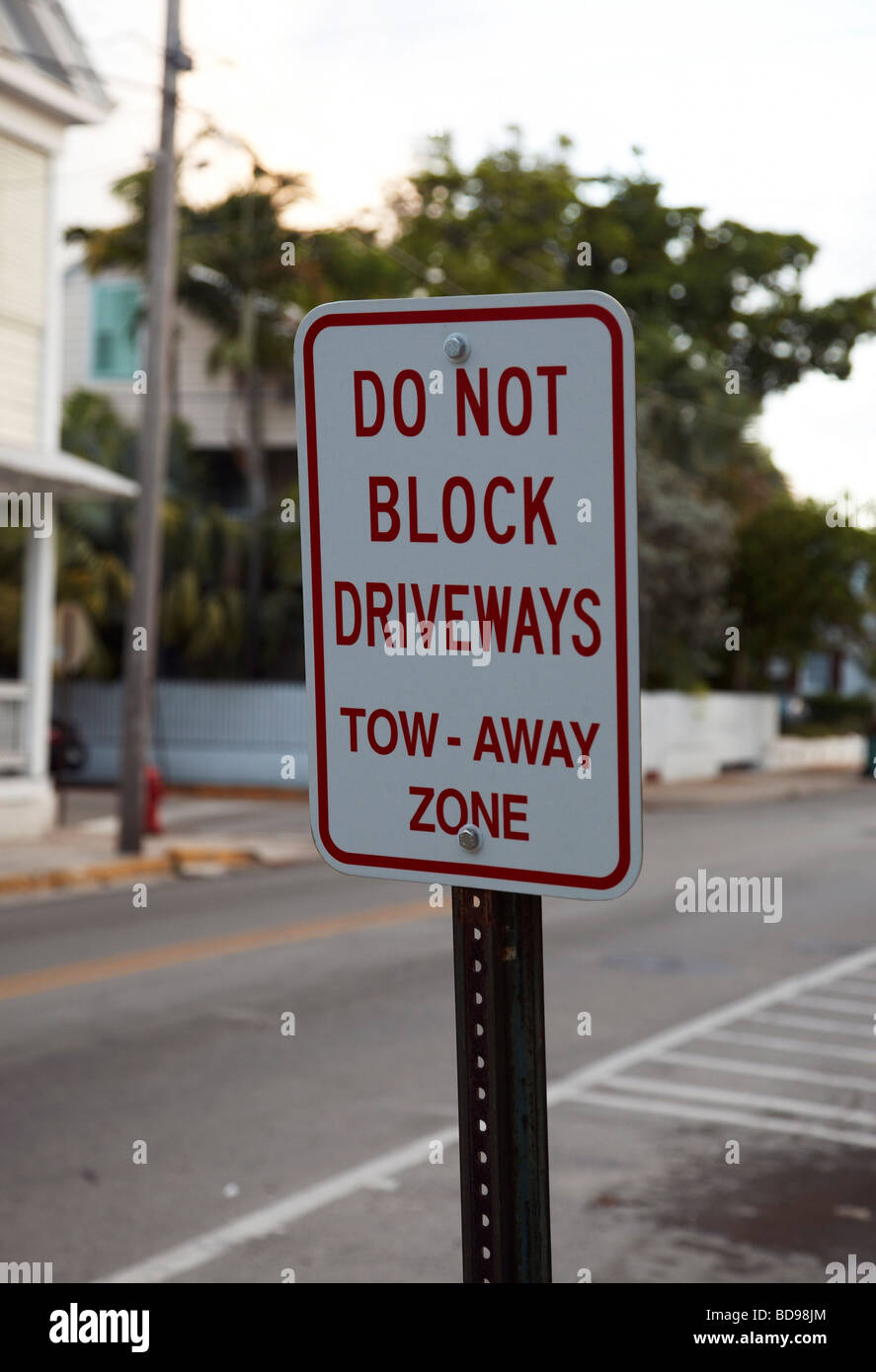 Do Not Block Driveway Sign Please Do Not Block Driveway Sign The