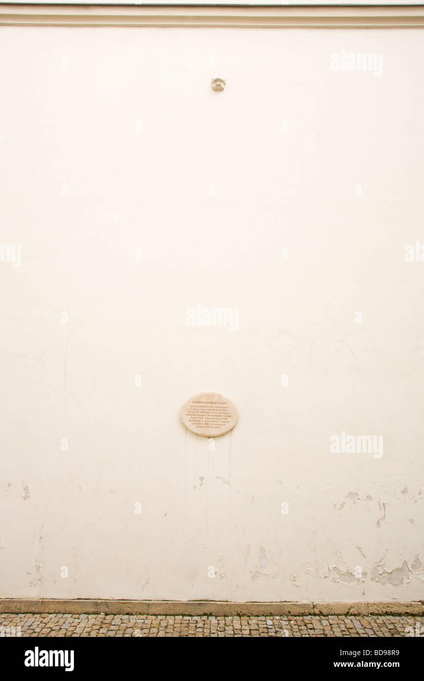 Plain wall hi-res stock photography and images - Alamy