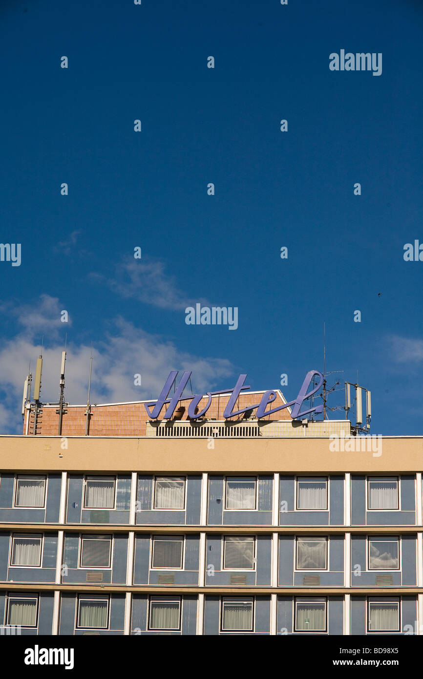 Hotel sign with dark blue sky Stock Photo - Alamy